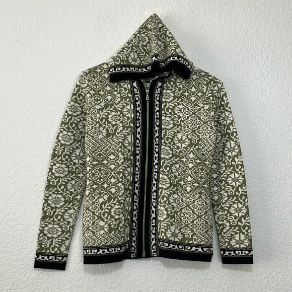 Icelandic Design | Sweaters | Icelandic Design Floral Wool Hooded Zip ...